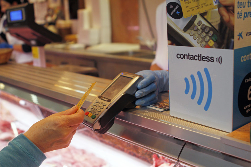 31 millones de españoles realizarán sus pagos contactless con móvil en ...